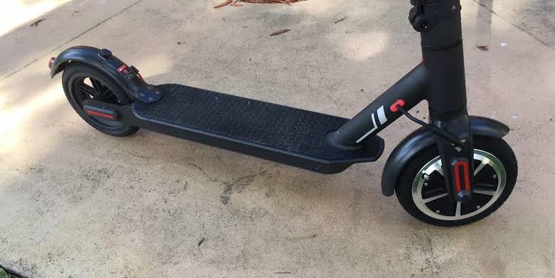 Swagtron Swagger 5 Review - City Commuter Electric Scooter